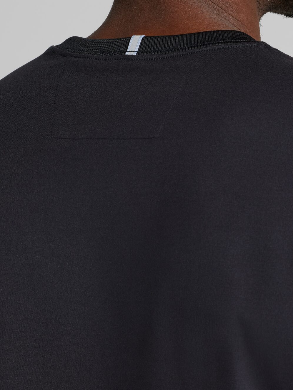 Awearness Kenneth Cole Chandail À Col Ras Du Cou De Performance Chillflex | Hommes's Chandails ...