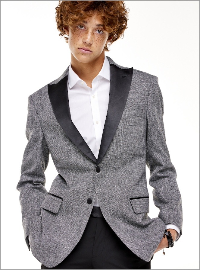 Grad Suits & Grad Tuxedos | Moores Clothing